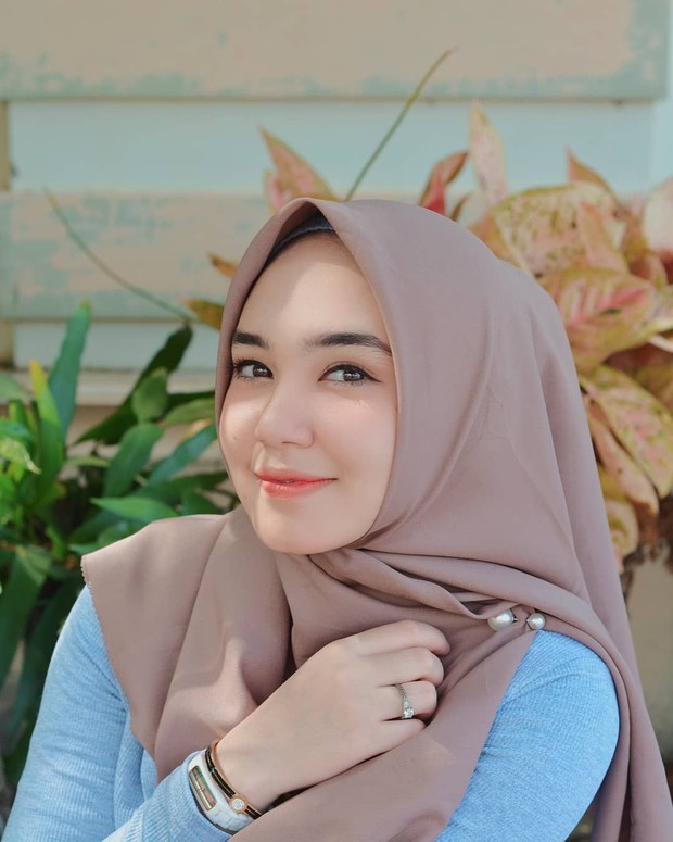 Tutorial Hijab Pashmina Untuk Wajah Bulat Simple
