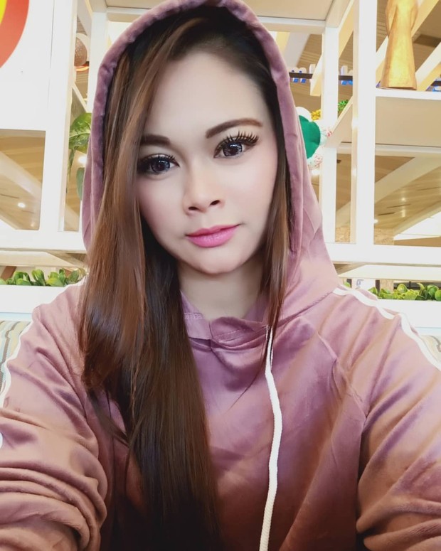 Potret Cantik Lenny, Seleb Tiktok yang Mirip Iis Dahlia Potret Cantik Lenny, Seleb Tiktok yang Mirip Iis Dahlia
