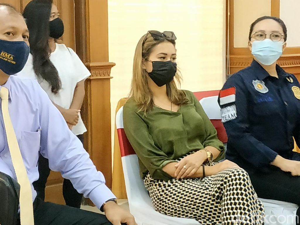 Berita Dan Informasi Bule Lukis Masker Di Wajah Terkini Dan Terbaru