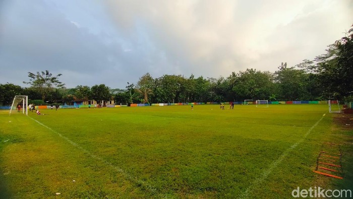Potret Lapangan Bola Desa Markasnya MU, Munding United