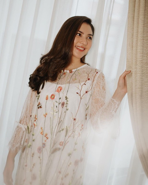 7 Potret Terbaru Artis Cantik Jessica Mila yang Kini Punya Kekasih Baru