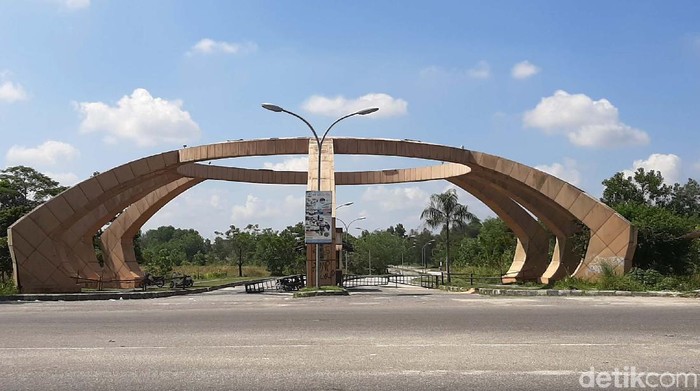 Potret Stadion Utama Riau: Dulu Kebanggaan PON Kini Mati Suri