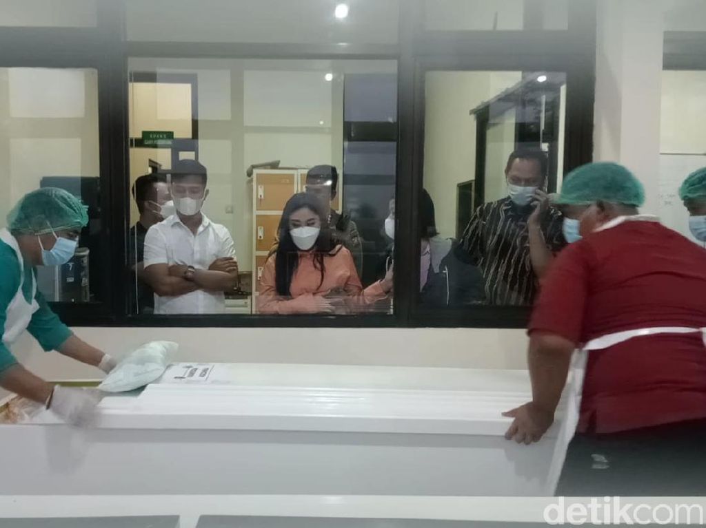 Berita dan Informasi Peti jenazah vanessa angel Terkini dan Terbaru ... Berita dan Informasi Peti jenazah vanessa angel Terkini dan Terbaru ...