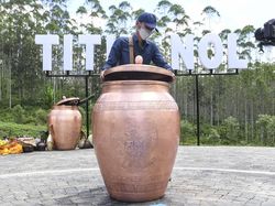 Berita dan Informasi Prosesi kendi nusantara Terkini dan Terbaru Hari ini - detikcom