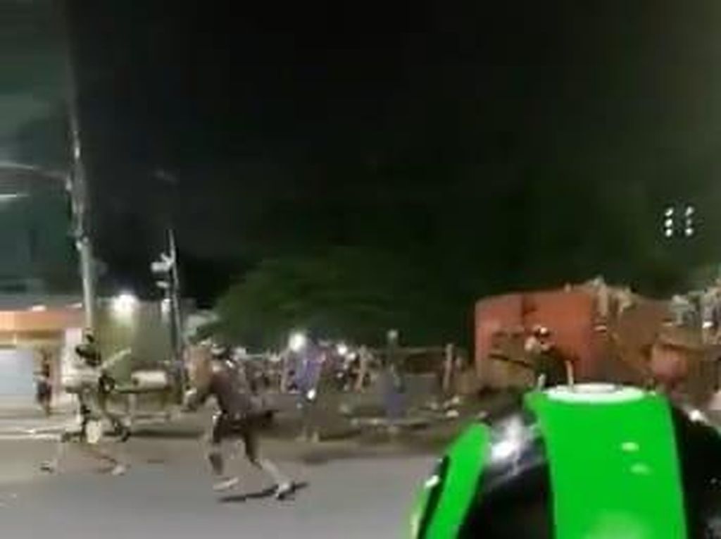 Berita dan Informasi Viral tawuran di surabaya Terkini dan Terbaru Hari ... Berita dan Informasi Viral tawuran di surabaya Terkini dan Terbaru Hari ...