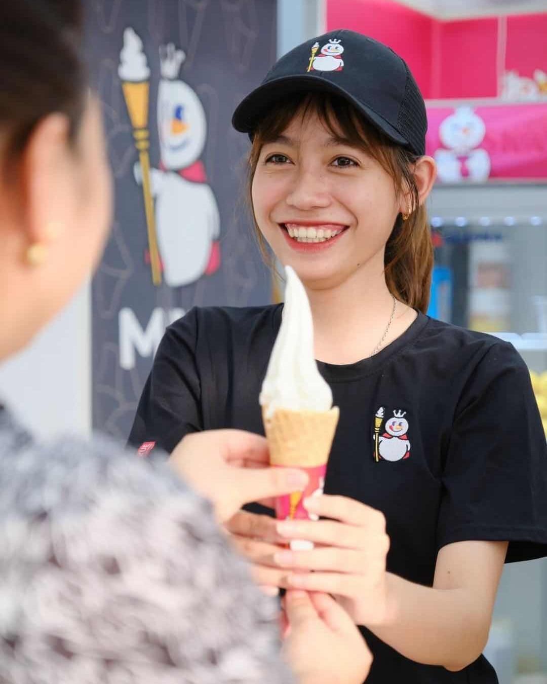 Jadi Es Krim Viral di Indonesia, Ini Sosok Bos di Balik Suksesnya Mixue ... Jadi Es Krim Viral di Indonesia, Ini Sosok Bos di Balik Suksesnya Mixue ...