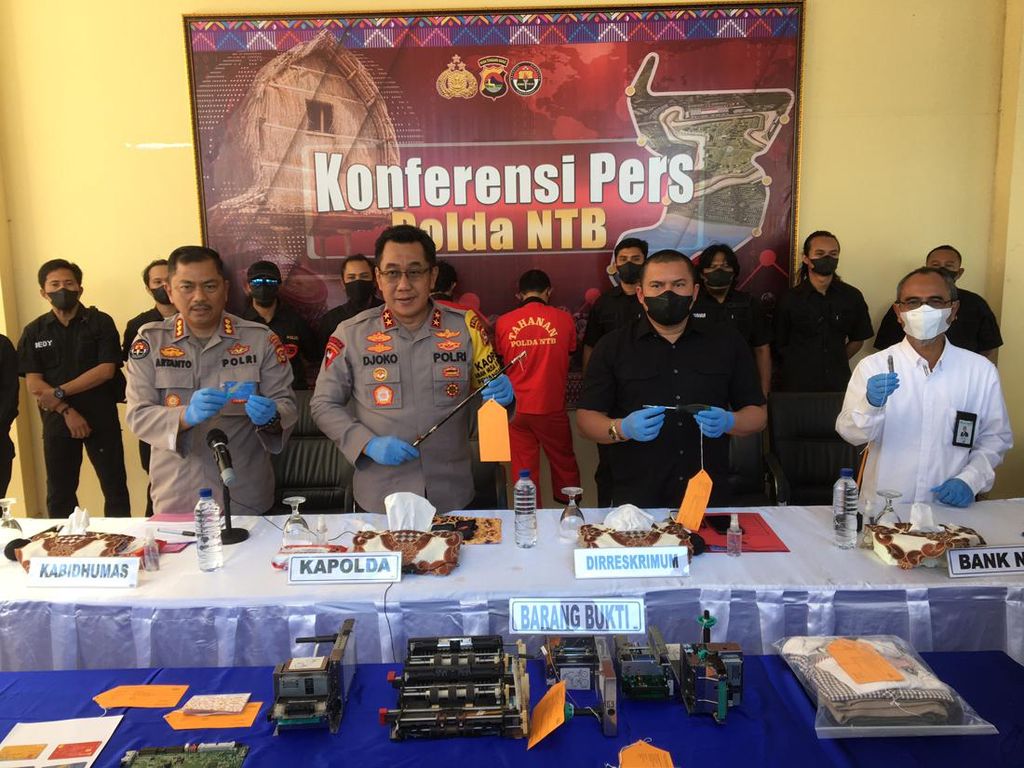 Berita dan Informasi Pembobol atm di lombok Terkini dan Terbaru Hari ... Berita dan Informasi Pembobol atm di lombok Terkini dan Terbaru Hari ...