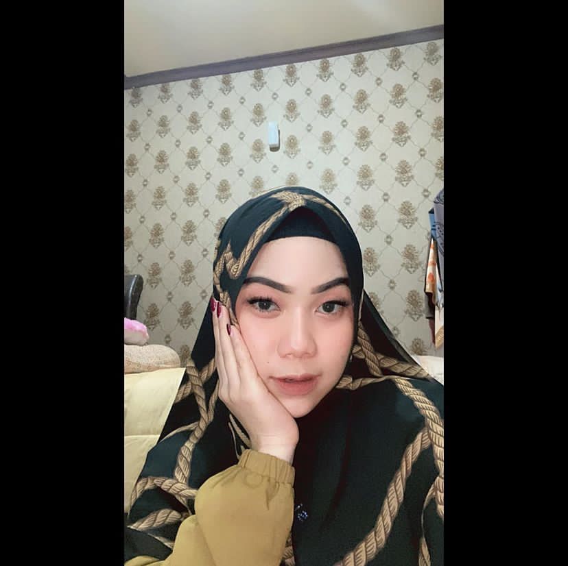 Suami Viral Usai Halalkan Tukar Pasangan, 7 Potret Yuni LIDA Istri Gus ... Suami Viral Usai Halalkan Tukar Pasangan, 7 Potret Yuni LIDA Istri Gus ...