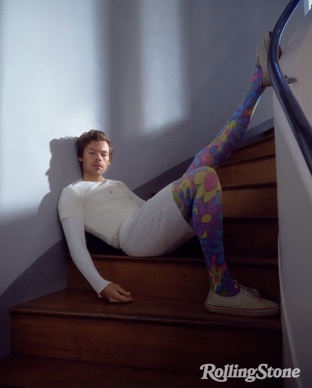 Diduga Queerbaiting, Harry Styles Beri Tanggapan Lewat Wawancara ...