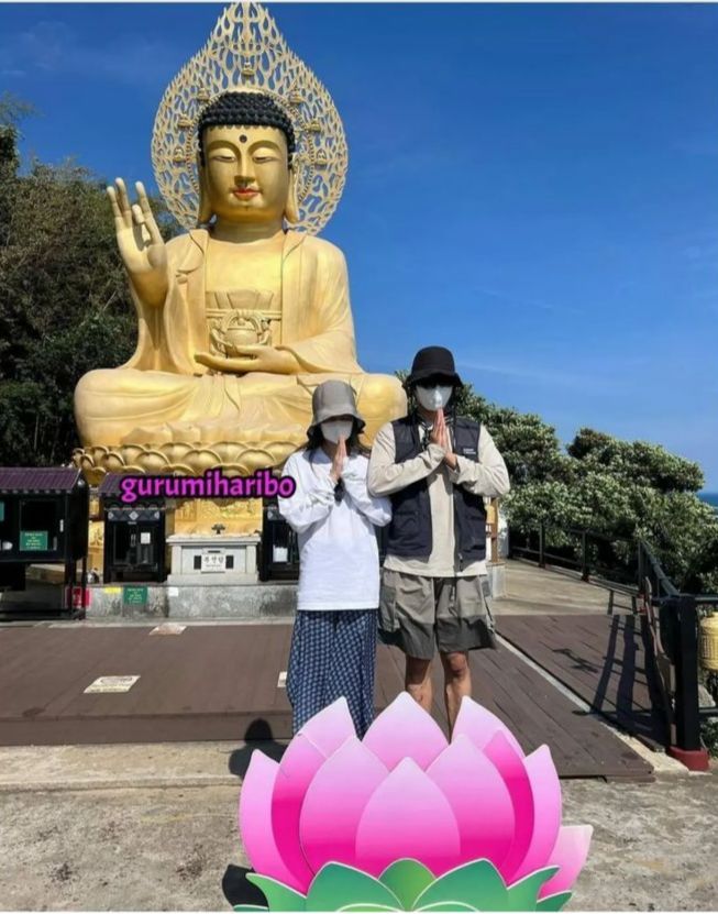 Mesra Kecup Kening, Foto Diduga V BTS & Jennie BLACKPINK Kencan di ... Mesra Kecup Kening, Foto Diduga V BTS & Jennie BLACKPINK Kencan di ...