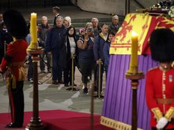 Berita dan Informasi Antrian menuju peti mati ratu elizabeth Terkini ...