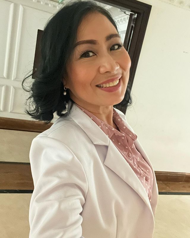 7 Potret Ivonne Inawade Disebut Istri Pertama Rizky Billar Bikin Heboh 7 Potret Ivonne Inawade Disebut Istri Pertama Rizky Billar Bikin Heboh