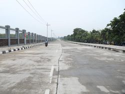 Berita dan Informasi Tiang listrik frontage road Terkini dan Terbaru ...