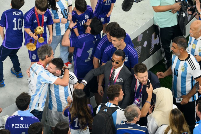 Gestur Messi Cuekin Salt Bae