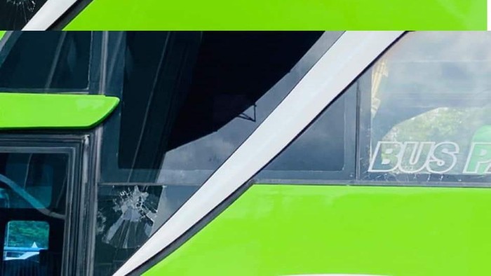 Foto-foto Bus Timnas Thailand Dirusak Suporter Timnas Indonesia