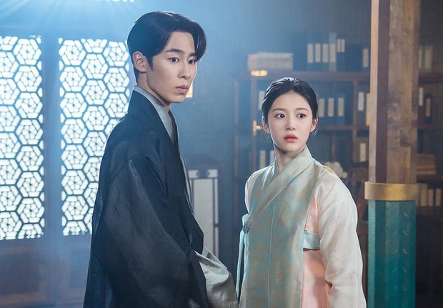 Punya Visual Memikat Intip 5 Pesona Go Youn Jung Di Drakor Alchemy Of Souls Yang Bikin Penonton