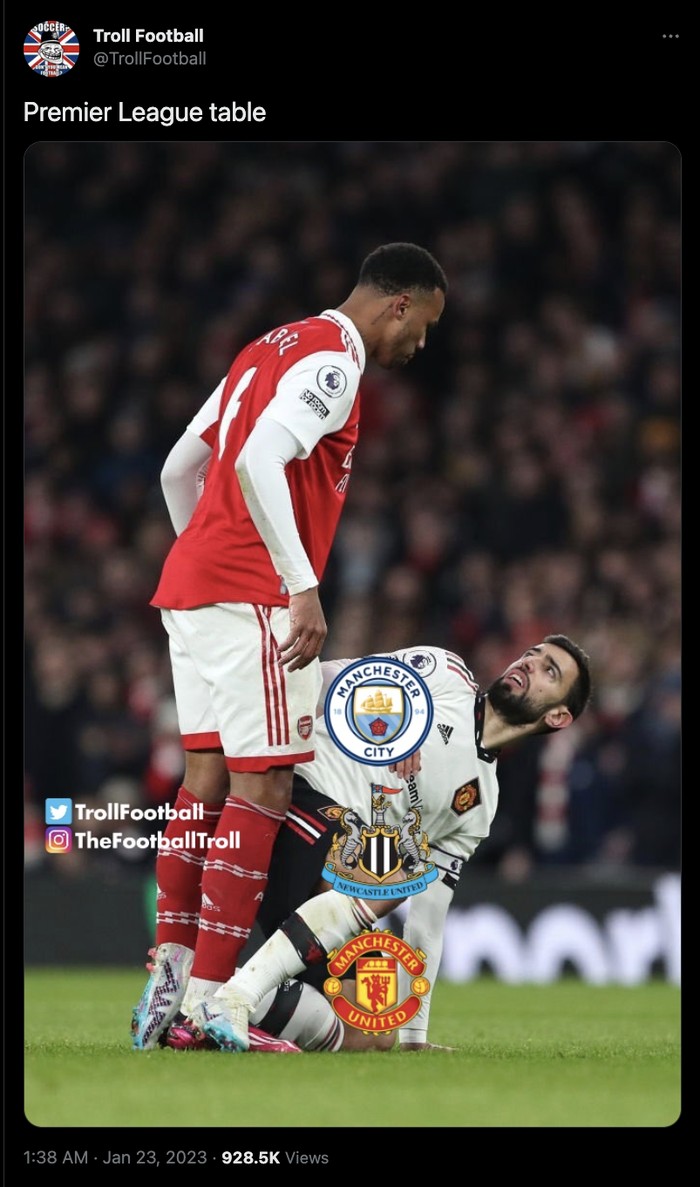 Meme Arsenal Libas MU: Nyaman di Pucuk, Nketiah kayak Henry!