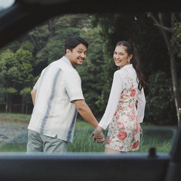 Intip Gaya Mikha Tambayong dan Deva Mahenra Selama Berpacaran, Stylish Banget!