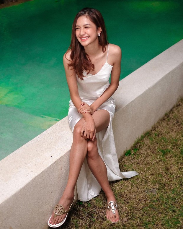 Intip Transformasi Gaya Mikha Tambayong dari Masa Remaja hingga Kini Jadi Istri Deva Mahenra