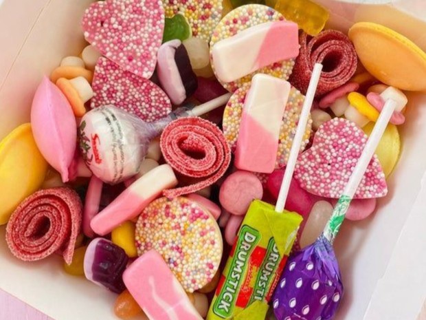 Selain Cokelat, 4 Benda Ini Juga Sering Diberikan Perempuan Korea di ...