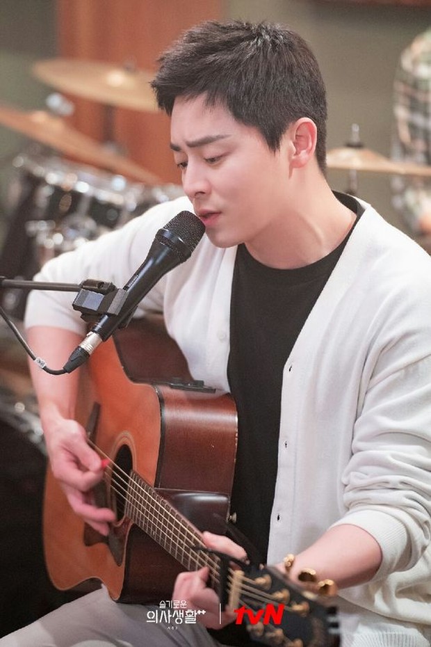 Jadi Tamu Spesial Intip Momen Romantis Cho Jung Seok Dan Gummy Di Konser Debut Anniversary 20