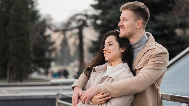 Hubungan Platonis vs Hubungan Romantis: Mana yang Lebih Bermanfaat untuk Kesehatan Mental?