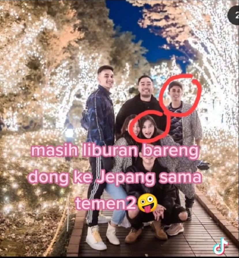 9 Potret Alshad Ahmad & Nissa Asyifa Liburan Bareng ke Luar Negeri Terkuak 9 Potret Alshad Ahmad & Nissa Asyifa Liburan Bareng ke Luar Negeri Terkuak