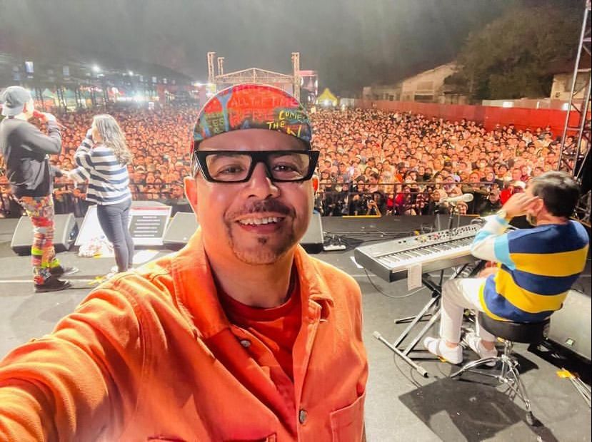 8 Foto Kenangan Carlo Saba Manggung Terakhir Bareng Kahitna Sebelum ...