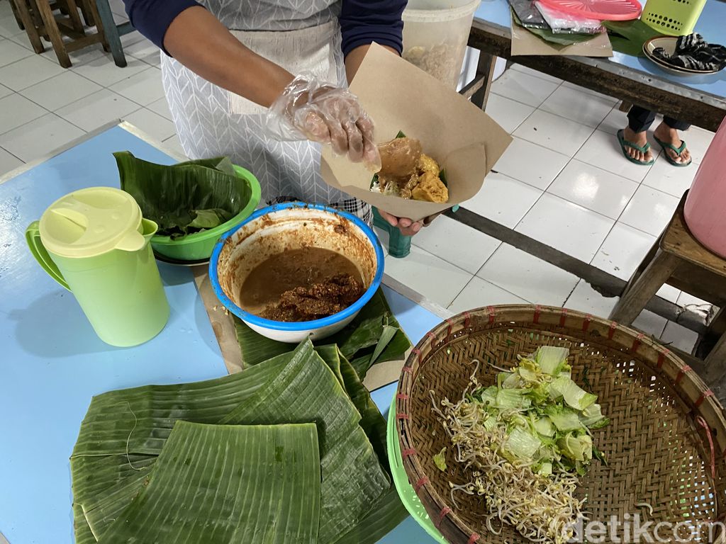 Legendaris dari Demak, Ini Sego Ndoreng Sejak Masa Kerajaan ...