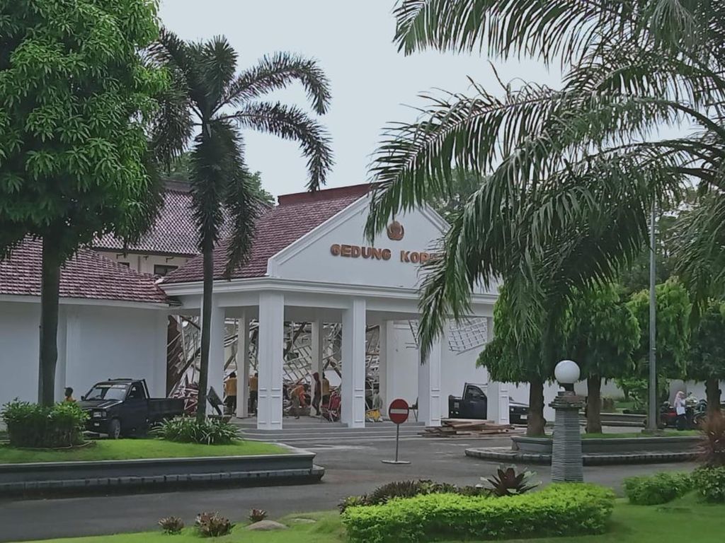 Berita dan Informasi Atap gedung korpri tuban ambruk Terkini dan ... Berita dan Informasi Atap gedung korpri tuban ambruk Terkini dan ...