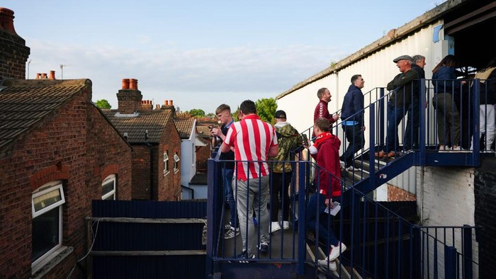 Kenilworth Road, Stadion Unik Luton Town Tim Promosi Premier League