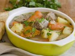 Berita dan Informasi Rekomendasi makan siang sop daging Terkini dan ...