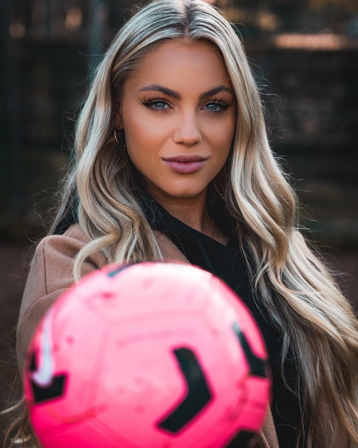 Potret Pesepakbola Tercantik di Dunia saat di Luar Lapangan