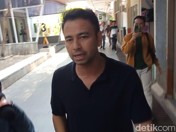 Raffi Ahmad Tenangkan Nagita yang Nangis Usai Rafathar Ditonjok Teman ... Raffi Ahmad Tenangkan Nagita yang Nangis Usai Rafathar Ditonjok Teman ...