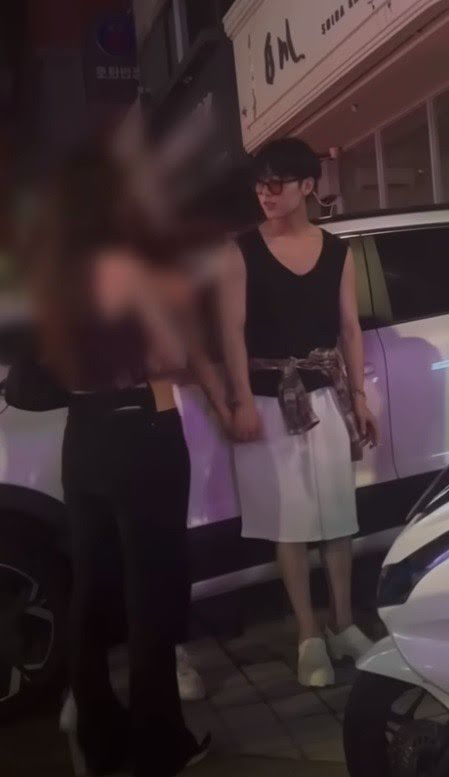 Dihujat Usai Buang Puntung Rokok Sembarangan, Choi Hyun Wook Minta Maaf Dihujat Usai Buang Puntung Rokok Sembarangan, Choi Hyun Wook Minta Maaf