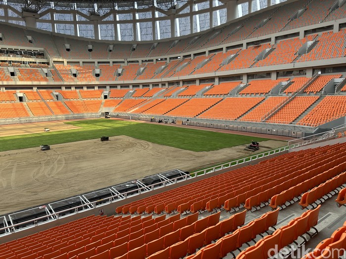 Potret Terkini Pengerjaan Rumput JIS Jelang Piala Dunia U-17 2023