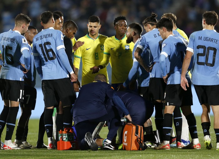 Neymar Hadapi Tekel Lawan, Kesakitan, Cedera, dan Bisa Absen Lama