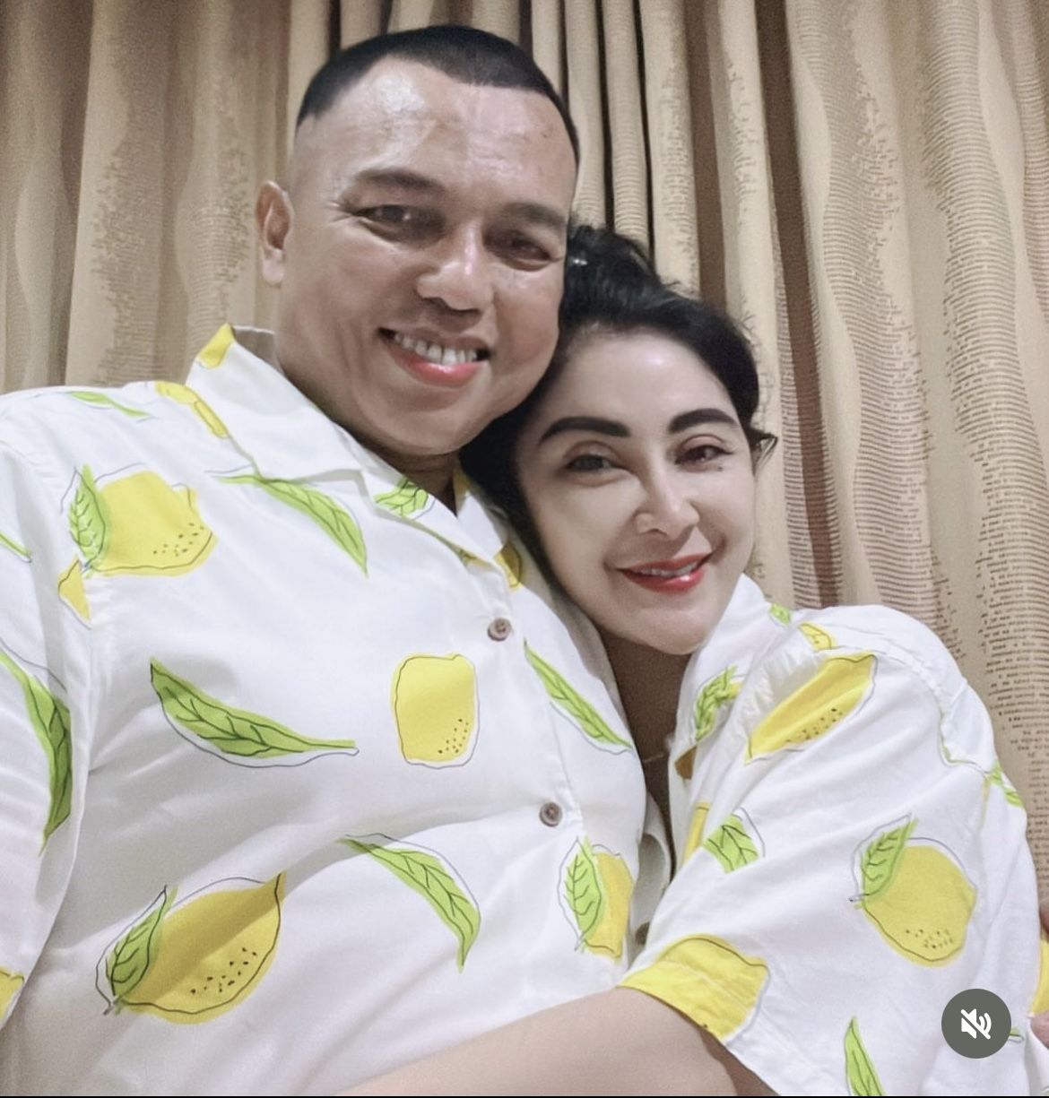 8 Potret Uut Permatasari & Suami Perwira Polisi yang Hidup Hemat Jauh ... 8 Potret Uut Permatasari & Suami Perwira Polisi yang Hidup Hemat Jauh ...