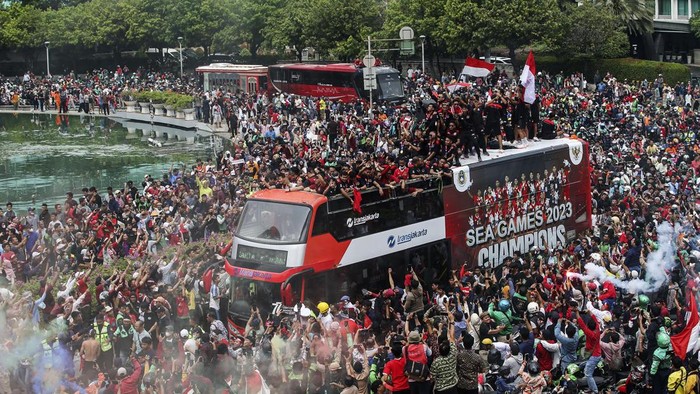 Timnas Indonesia Raih Emas SEA Games Setelah Puasa 32 Tahun Timnas Indonesia Raih Emas SEA Games Setelah Puasa 32 Tahun