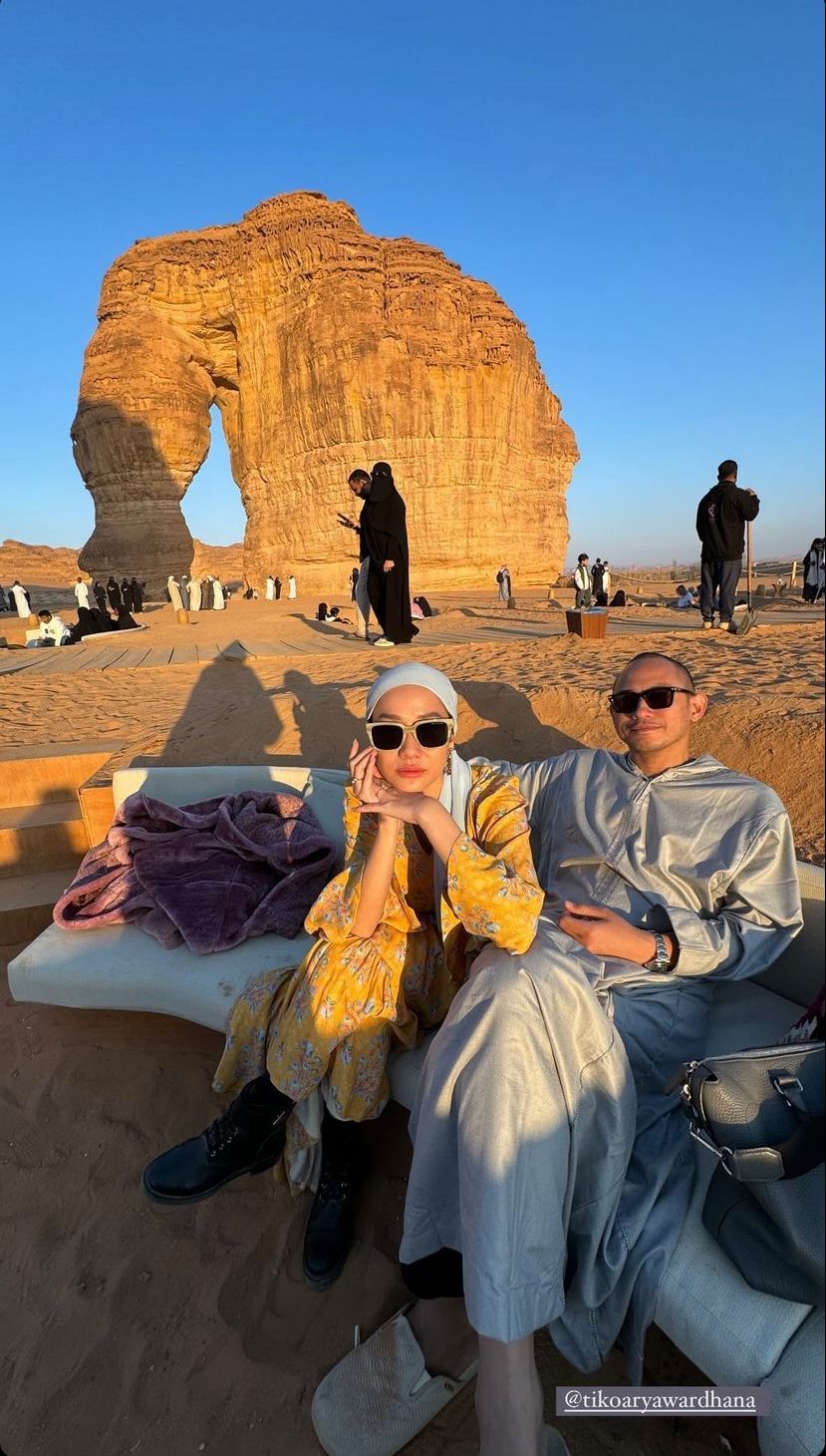 7 Potret BCL & Tiko Aryawardhana Kunjungi Al Ula, Tempat yang Dijauhi Nabi