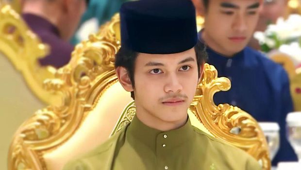 7 Potret Tampan Prince Wakeel, Adik Tiri Prince Abdul Mateen 7 Potret Tampan Prince Wakeel, Adik Tiri Prince Abdul Mateen