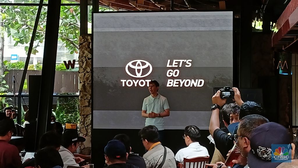Toyota Beberkan Alasan Mobil Hybrid Lebih Mahal & Harus Disubsidi