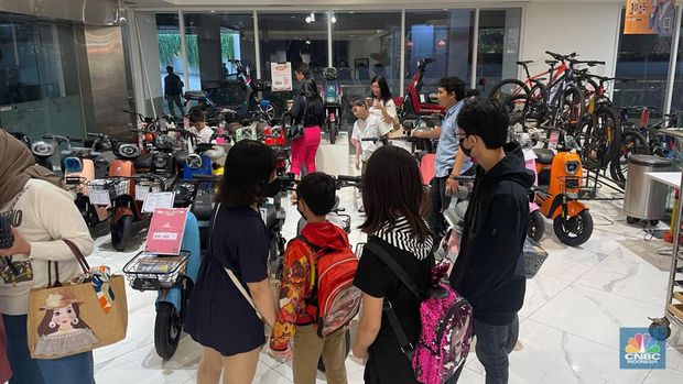 Didiskon Rp 1 Jutaan, Sepeda Listrik di Transmart Laris Manis