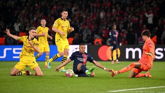 Ragam Aksi Kobel, Bikin Mbappe Cs Kewalahan Ragam Aksi Kobel, Bikin Mbappe Cs Kewalahan