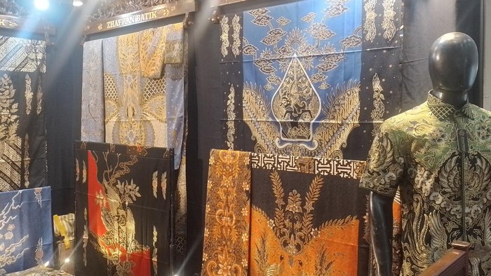 Mengenal Kain Batik Hand Painted di Pameran Adiwisata 2024 - Ok Oce News