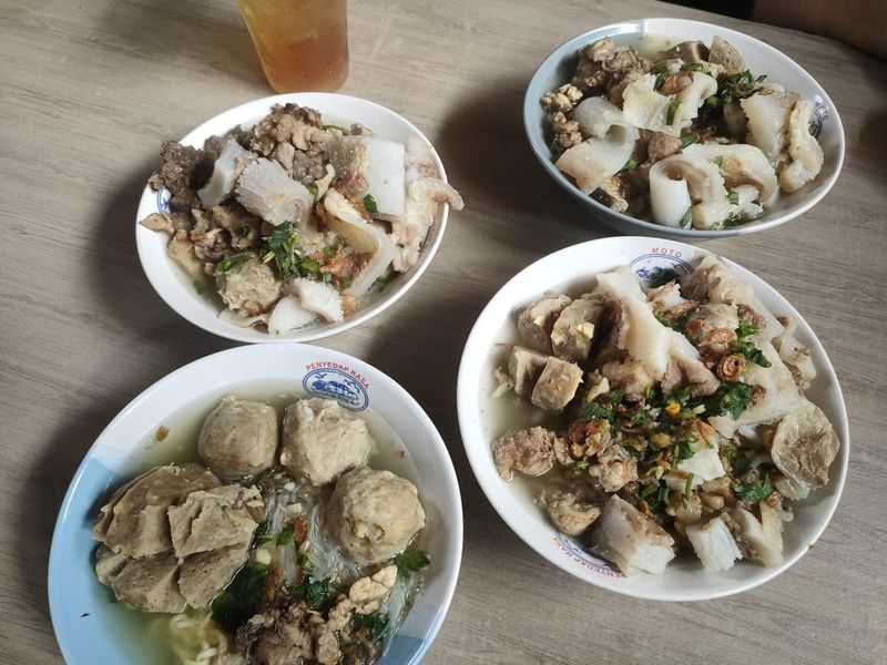 Pecinta Bakso Wajib Coba, Ini Bakso Yang Memiliki Topping Tetelan ... Pecinta Bakso Wajib Coba, Ini Bakso Yang Memiliki Topping Tetelan ...