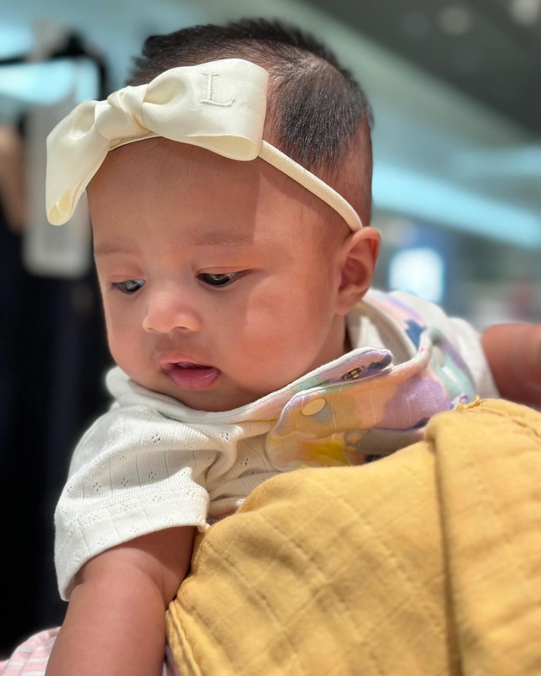 Sempat Dirahasiakan, Ini 7 Potret Wajah Baby Lily Disebut Mirip Raffi ... Sempat Dirahasiakan, Ini 7 Potret Wajah Baby Lily Disebut Mirip Raffi ...