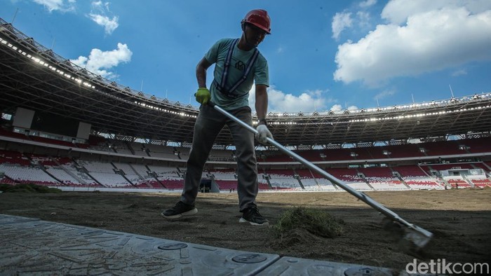Revitalisasi Rumput SUGBK Dimulai