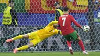 Jan Oblak Jadi Salah Satu Kiper Penggagal Penalti Messi dan Ronaldo