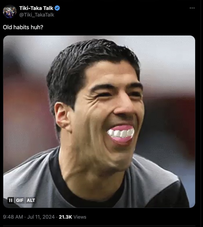 Luis Suarez Mau Gigit Pemain Lawan? Memenya pun Bermunculan